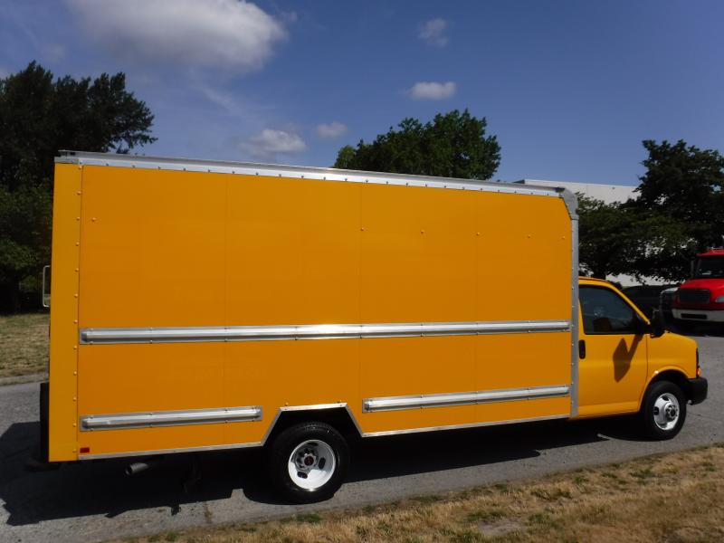 2014 GMC Savana G3500 16 Foot Cube Van with Ramp | Repo.com