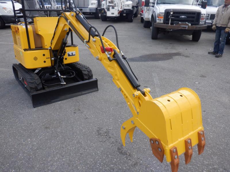 2021 Cael R325bt Mini Excavator | Repo.com