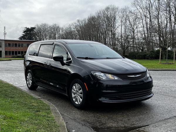 2018 Chrysler Pacifica 7-Passenger Van | Repo.com