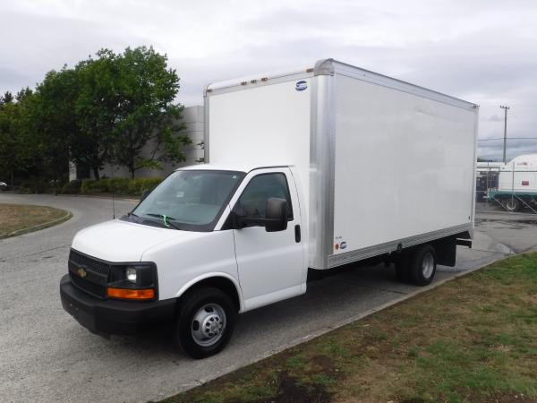 Repo.com | 2015 Chevrolet Express G3500 16 Foot Cube Van with Ramp