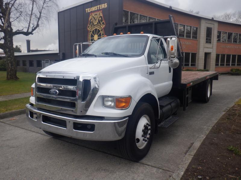 2010 Ford F-750 Xl Super Duty Flat Deck 20 Foot 2WD Dually Diesel With ...