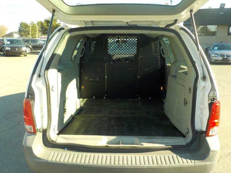 2006 Ford Freestar Cargo Van with Ladder Rack | Repo.com