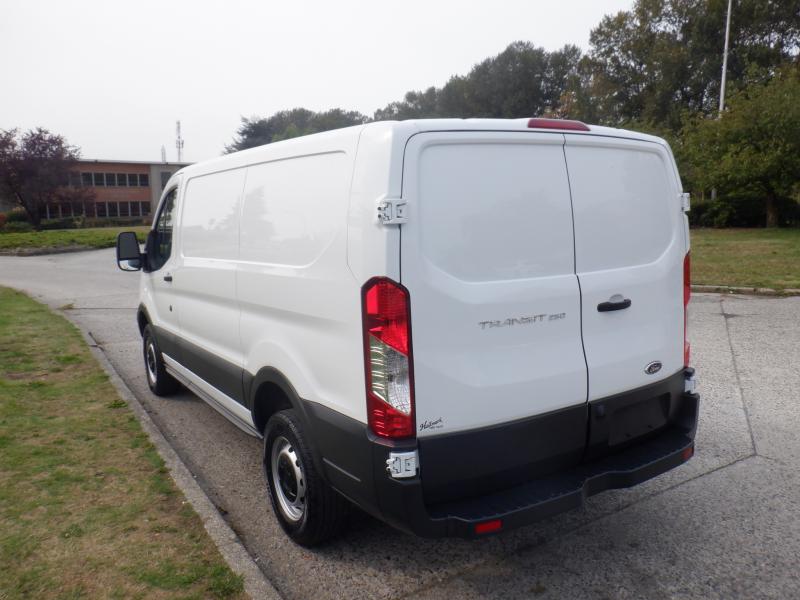 2016 Ford Transit 250 Van Low Roof Cargo Van 130-in. Wheelbase | Repo.com