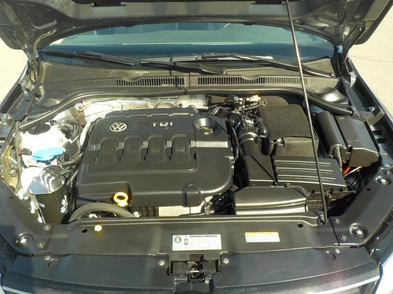 2015 Volkswagen Jetta TDI 6 Speed Manual | Repo.com