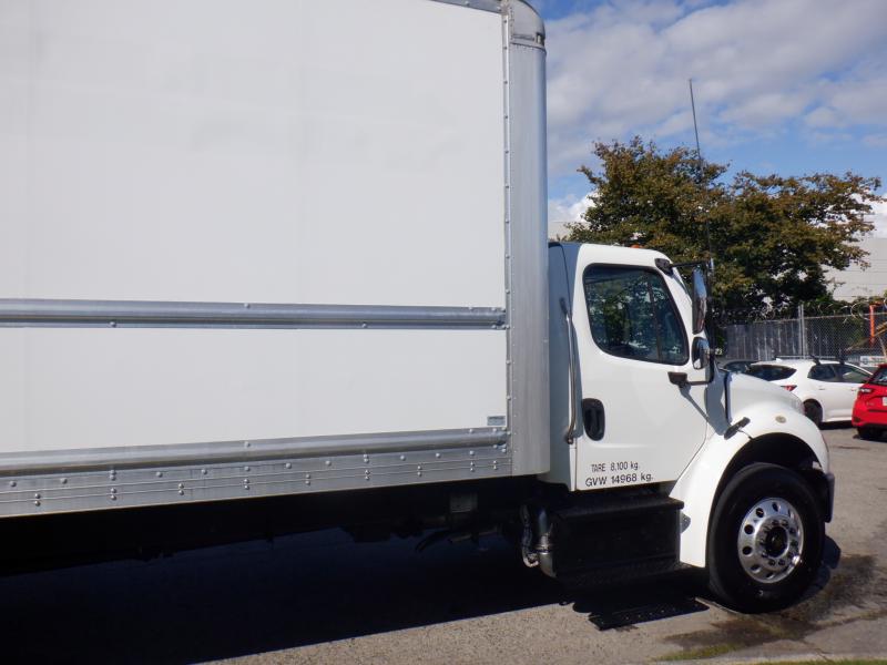 2015 Freightliner M2 106 26 foot Diesel Cube Van with Power Tailgate ...