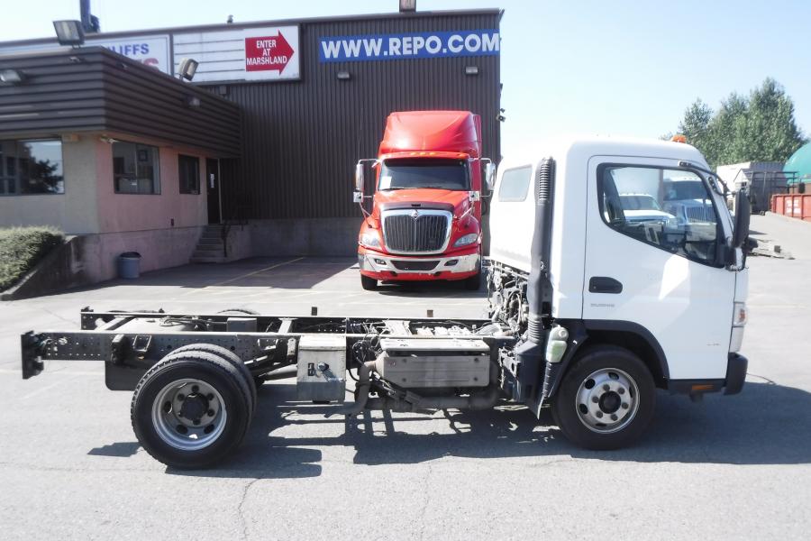 2015 Mitsubishi Fuso FE160 Diesel Dually Cab And Chassis 114 Inch ...