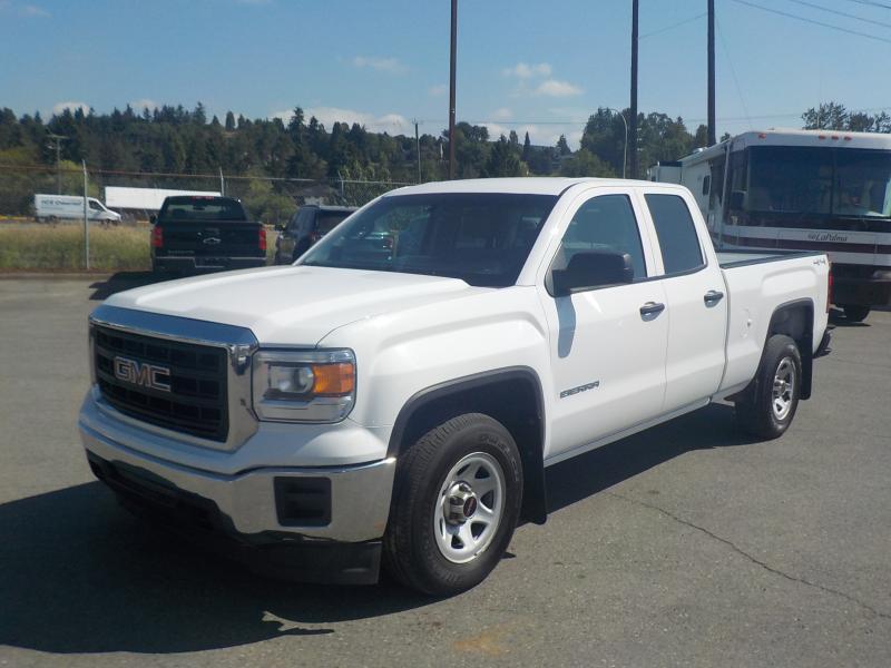 2015 GMC Sierra 1500 Base Double Cab Short Box 4WD | Repo.com