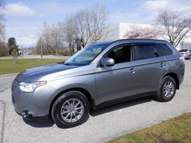 2014 Mitsubishi Outlander GT S-AWC With 3rd Row Seating | Repo.com