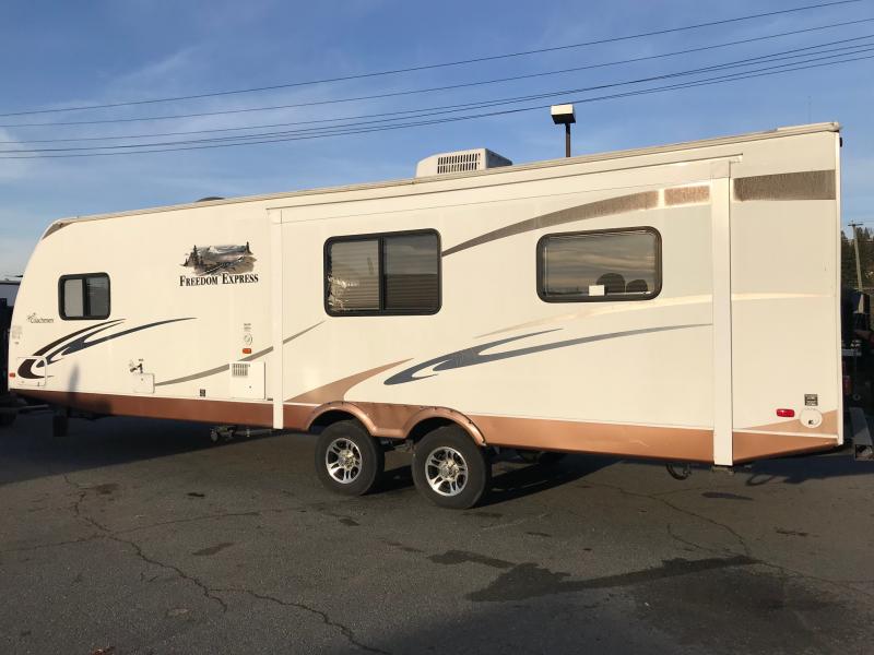 2011 Coachman Freedom Express 296R Travel Trailer 2 Slides | Repo.com