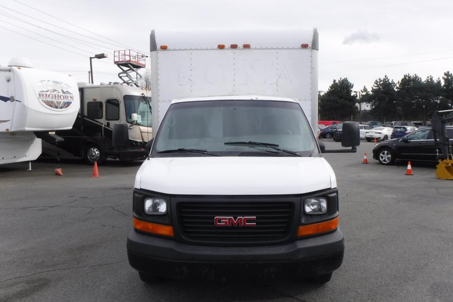 2009 GMC Savana G3500 16 Foot Cube Van Dually Diesel with Ramp | Repo.com