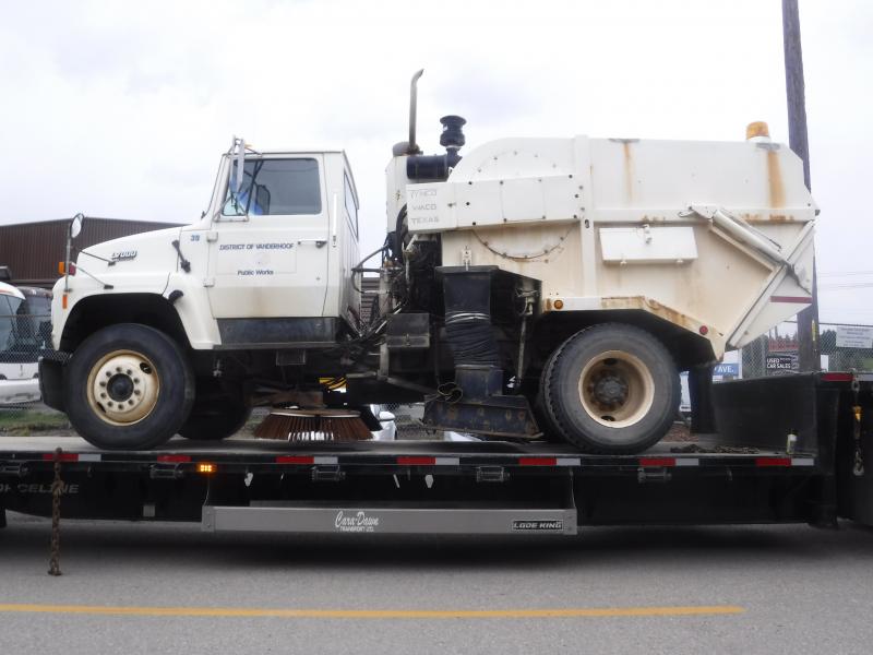 1990 Ford LN7000 Street Sweeper Diesel with Air Brakes | Repo.com