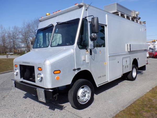 2005 Workhorse W-Series Service Cargo Van With Workshop And Shelving ...