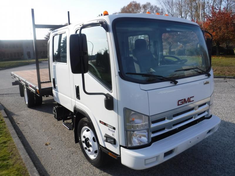 2008 GMC W5500 16 Foot Flat Deck Crew Cab Diesel | Repo.com