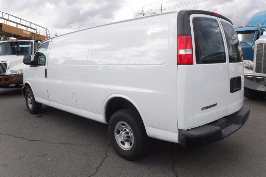 2019 Chevrolet Express 2500 Extended Cargo Van | Repo.com