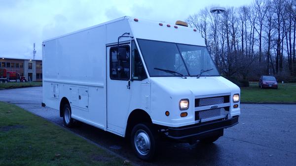 2000 Freightliner Utilimaster Cargo Step Van With Rear Shelving Diesel ...