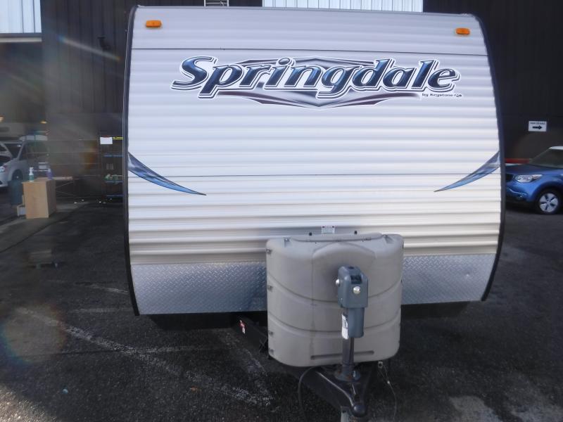 2014 Keystone Springdale 26 Foot Travel Trailer with Bunk Beds | Repo.com