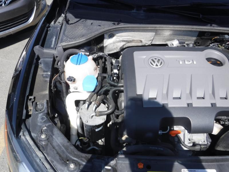 2013 Volkswagen Passat 2.0L TDI SE AT Diesel | Repo.com