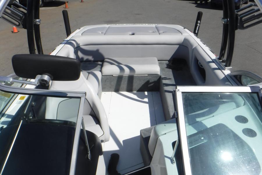 Repo.com | 2008 Centurion Speed Boat and Trailer