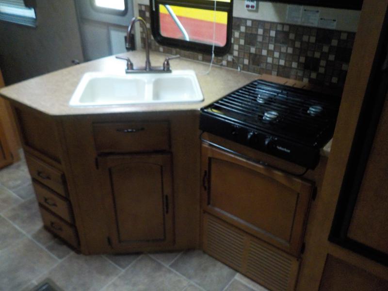 2011 Palomino Puma 26FBSS 26 Foot Travel Trailer (1 Slide Out) | Repo.com