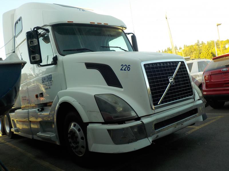 2007 Volvo VNL Highway Tractor & Sleeper Cab Automatic | Repo.com