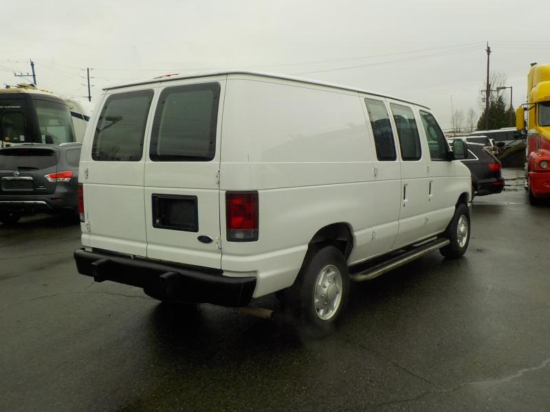 Repo.com | 2012 Ford Econoline E-250 Cargo Van with Rear Bulkhead