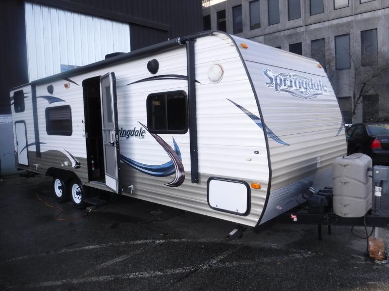 2014 Keystone Springdale 26 Foot Travel Trailer with Bunk Beds | Repo.com