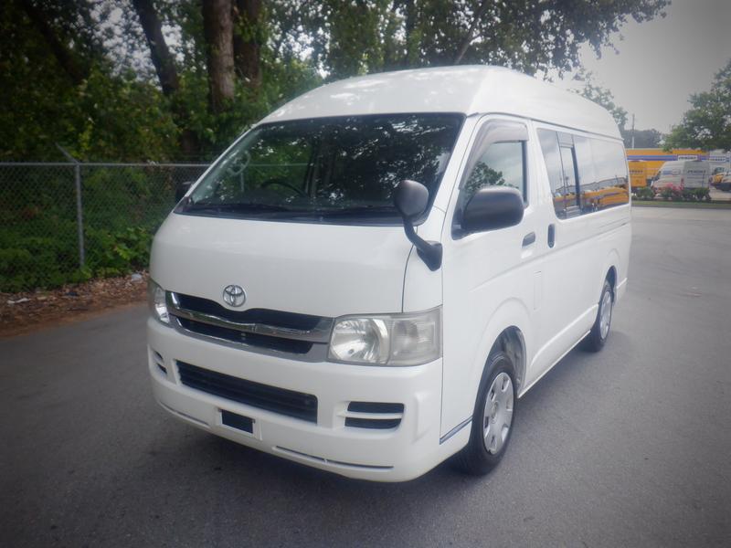 Repo.com | 2007 Toyota Hiace Wheelchair Passenger Van With Ramp (Right ...