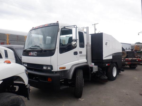 1999 GMC T7500 Sweeper 2 Seater Diesel With Air Brakes | Repo.com