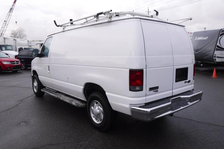 Repo.com | 2012 Ford Econoline E-250 Cargo Van with Ladder Rack