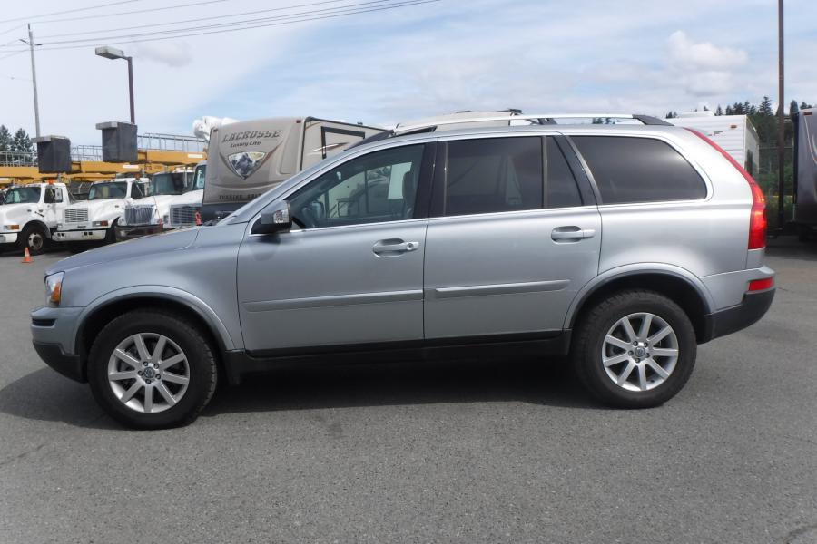 2011 Volvo XC90 3.2 AWD 3rd row seating | Repo.com