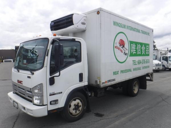 2008 GMC W5500-HD Cube Van 14 Foot Box Reefer Diesel | Repo.com