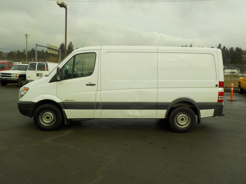 2008 Dodge Sprinter 2500 144-in. WB Diesel Cargo Van with Bulkhead ...