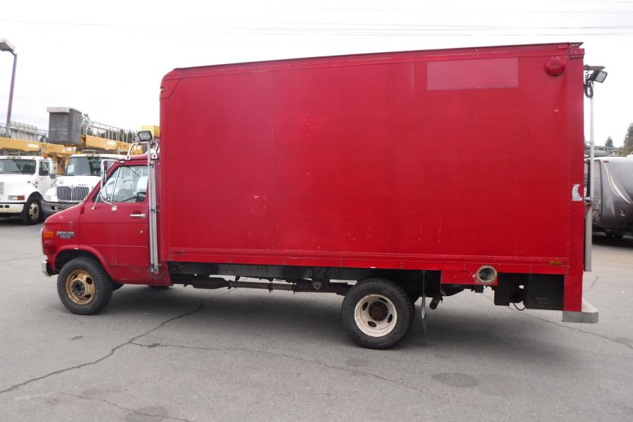 1991 Chevrolet G-Series Van G30 14 Foot Cube Van with Power Tailgate ...