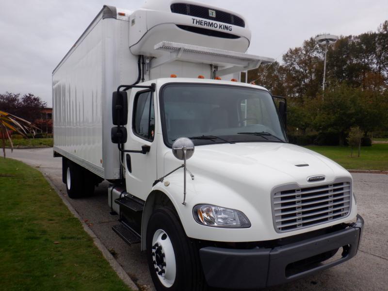 Repo.com | 2015 Freightliner M2 106 22 Foot Diesel Cube Van with Reefer