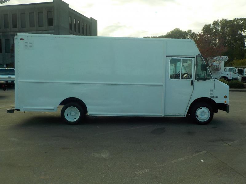 2008 Freightliner M-Line Walk-in 16.5 feet Cargo Van Diesel | Repo.com