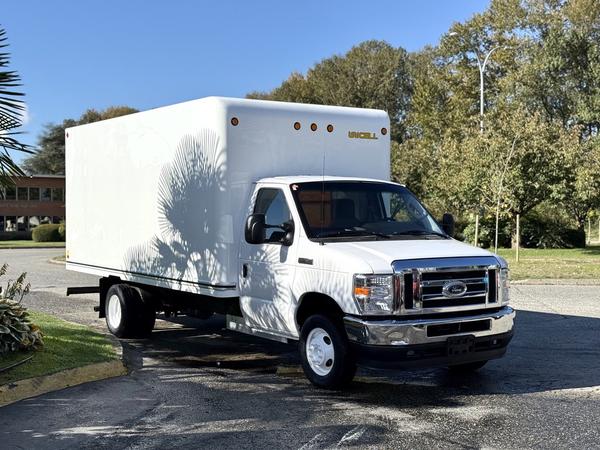 2021 Ford E-450 Super Duty 16-Foot Cube Van with Loading Ramp | Repo.com