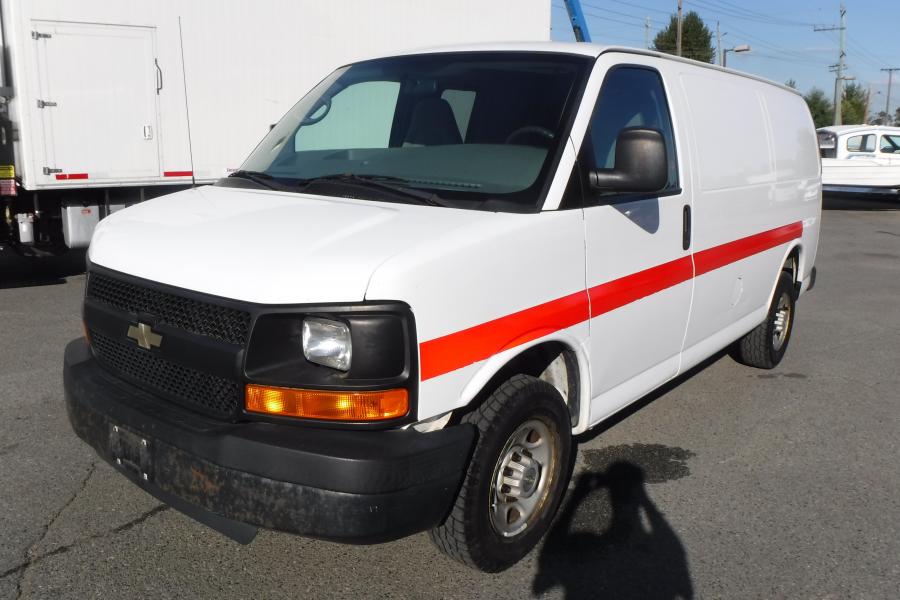 2008 Chevrolet Express 2500 5 Passenger Cargo Van with Rear Shelving ...