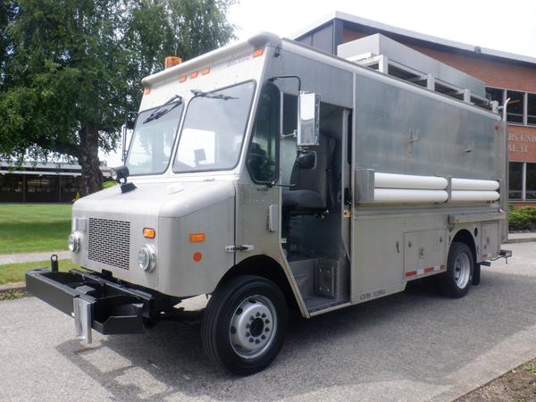2007 Morgan Olson Workhorse W42 Workshop Step Van With Rear Shelving ...