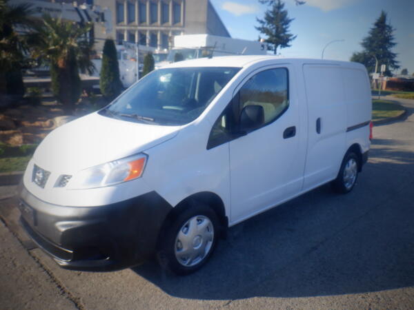 2018 Nissan NV200 Cargo Van | Repo.com