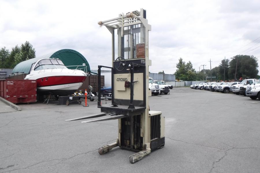 1998 Crown 30SP36TL Electric Order Picker Forklift | Repo.com
