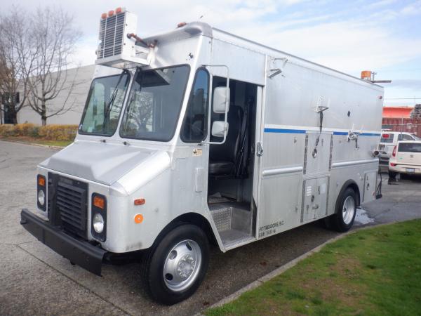 1994 GMC P3500 Grumman 14 Foot Step Cargo Van Workshop With Rear ...