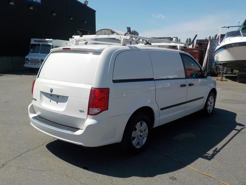 2012 Dodge Caravan Cargo Van with Shelving & Ladder Rack | Repo.com