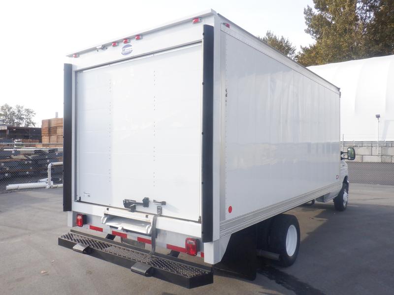 Repo.com | 2018 Ford Econoline E-450 16 Foot Cube Van With Ramp