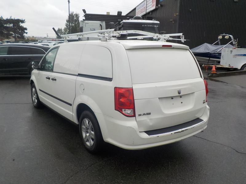 2013 Dodge Caravan Cargo Van with Shelving & Ladder Rack | Repo.com